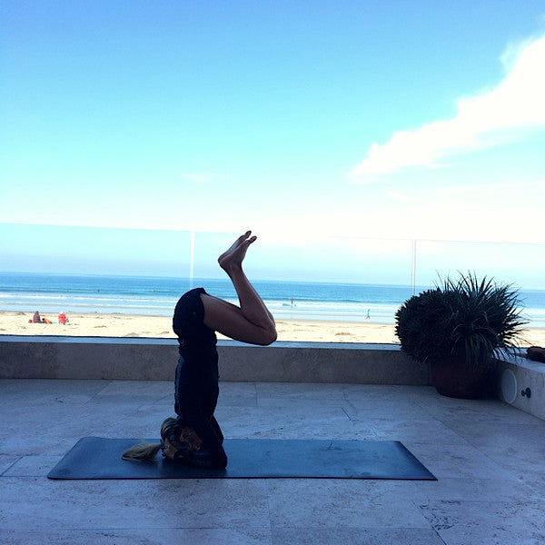 Cleansing Yoga Poses to Stimulate Detoxification – Suja Organic